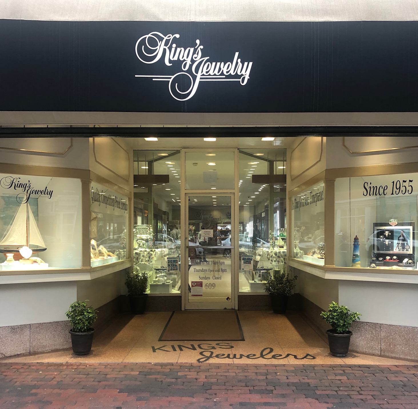 Kings Jewelry – All In the Family – Old town crier