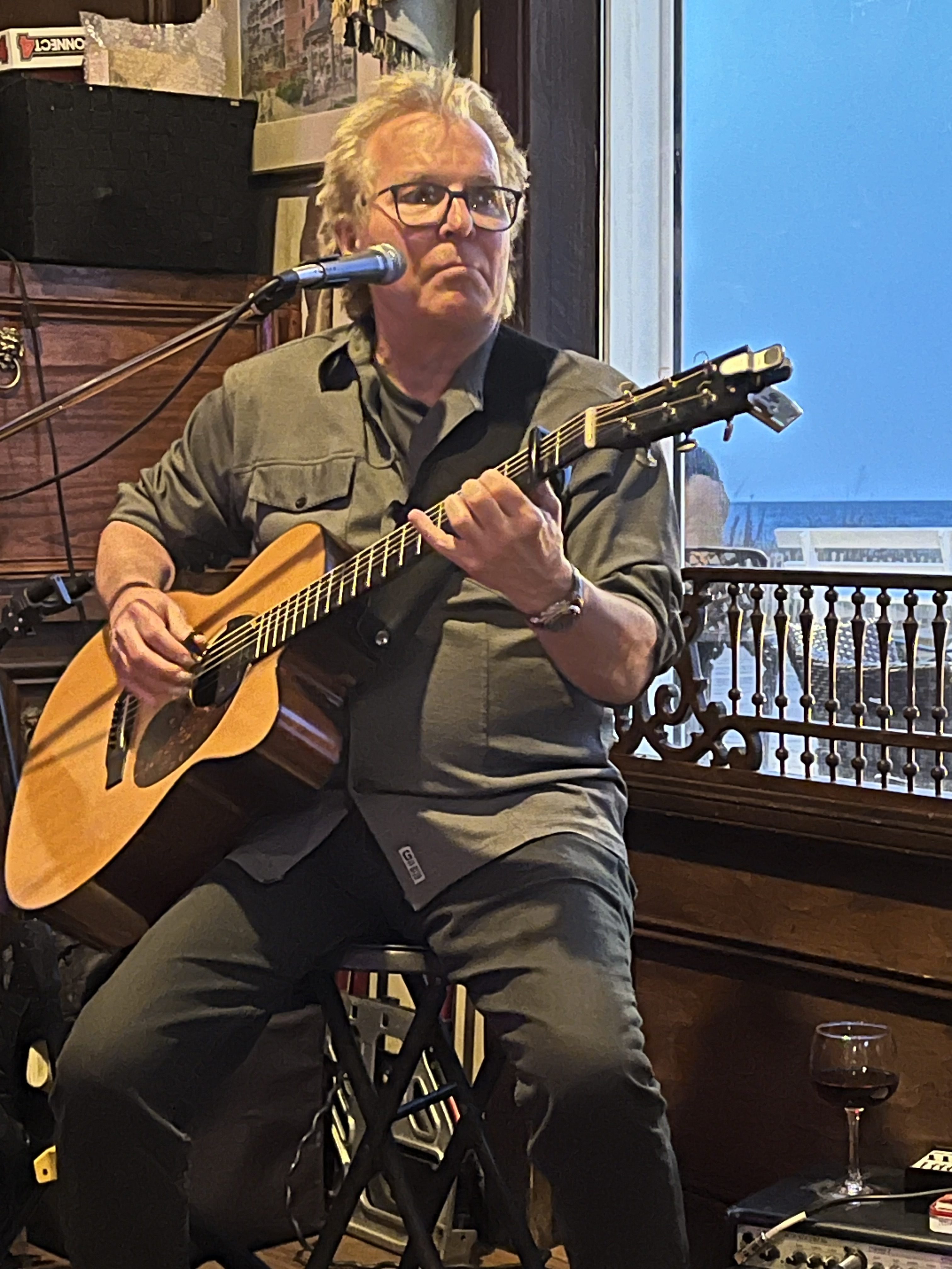 Road Trip-Keith Mack in Tavern – Old town crier