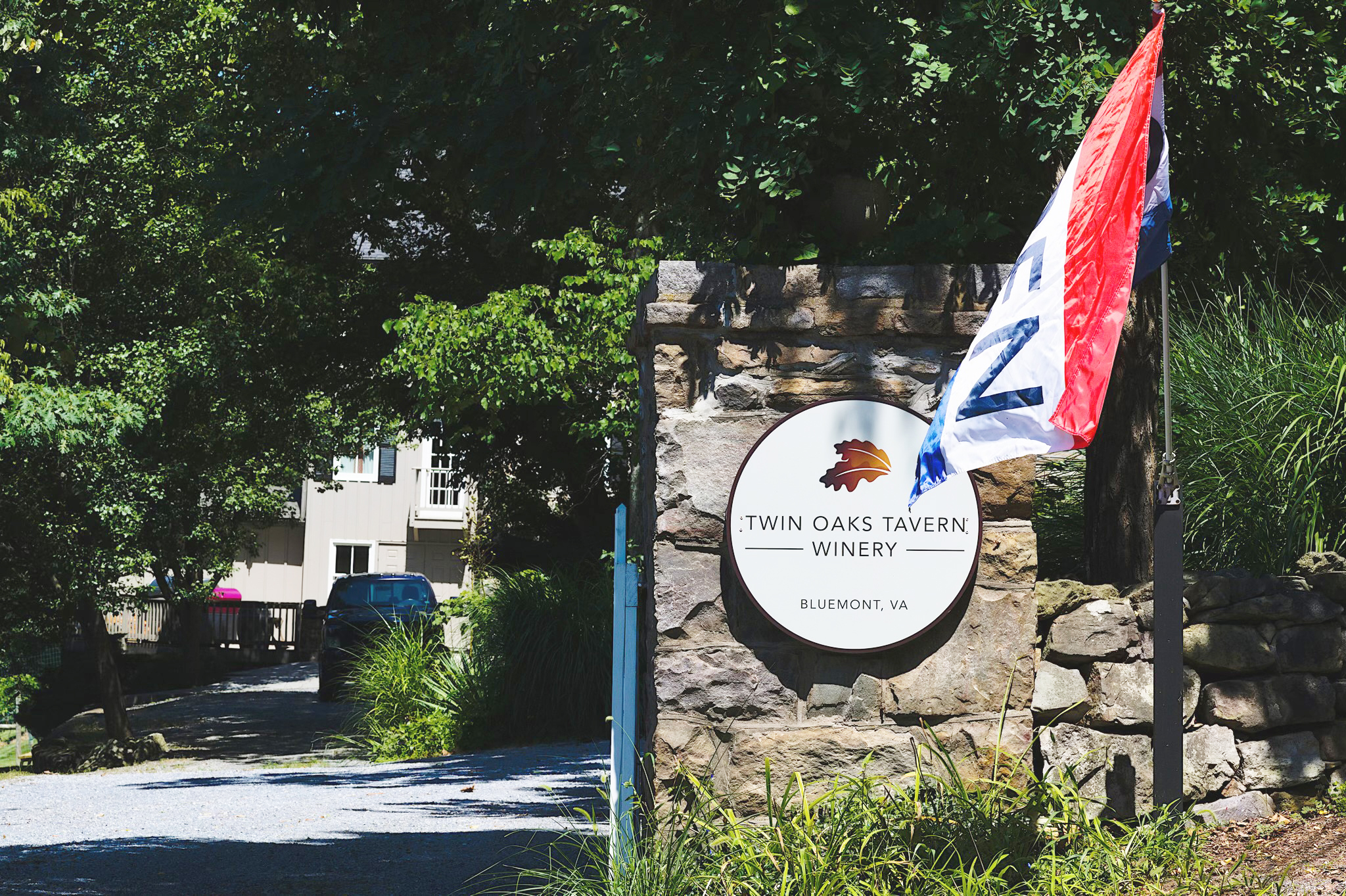 About the cover-winery sign – Old town crier